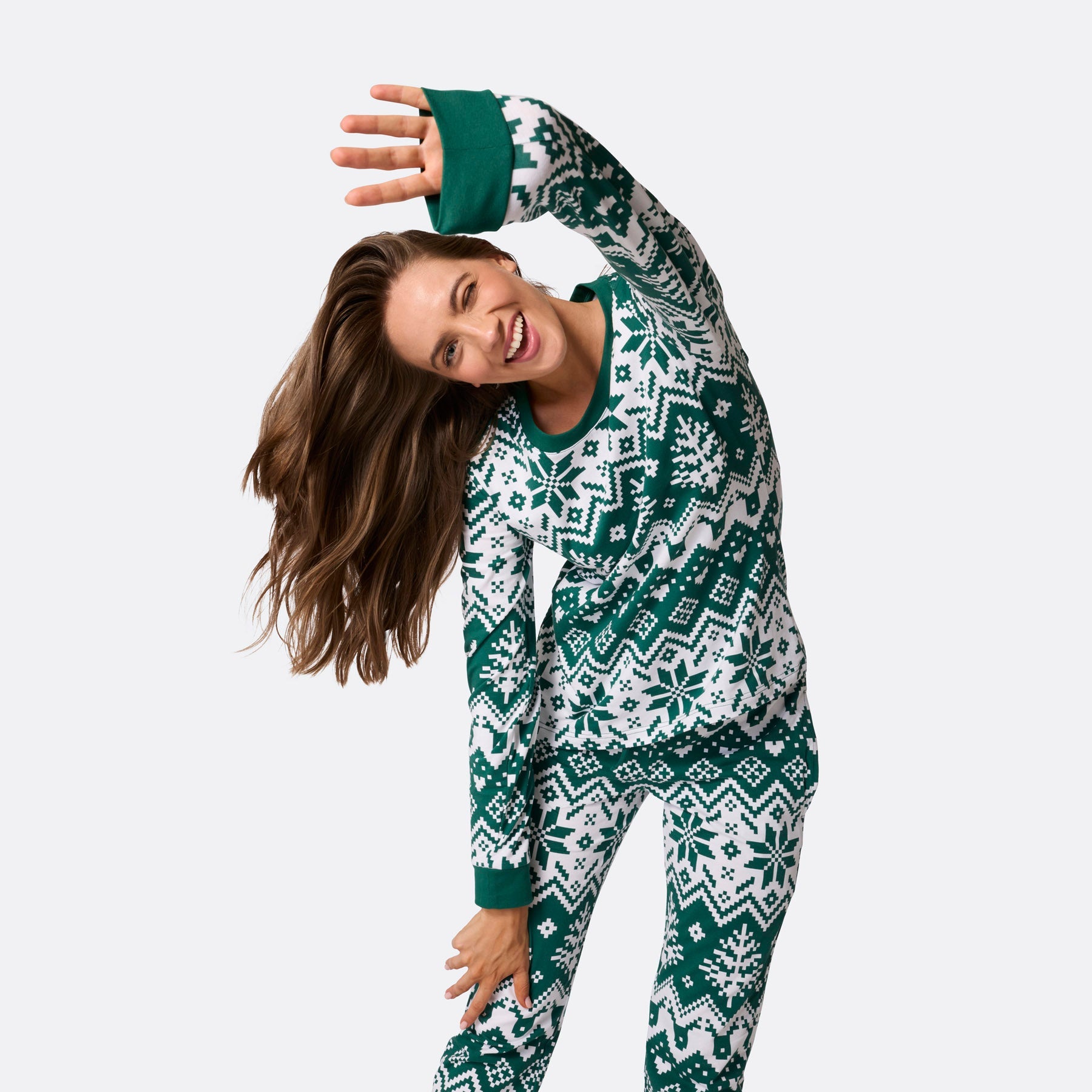 Women’s Green Christmas Pyjamas – Cosy Holiday Set – SillySanta.uk